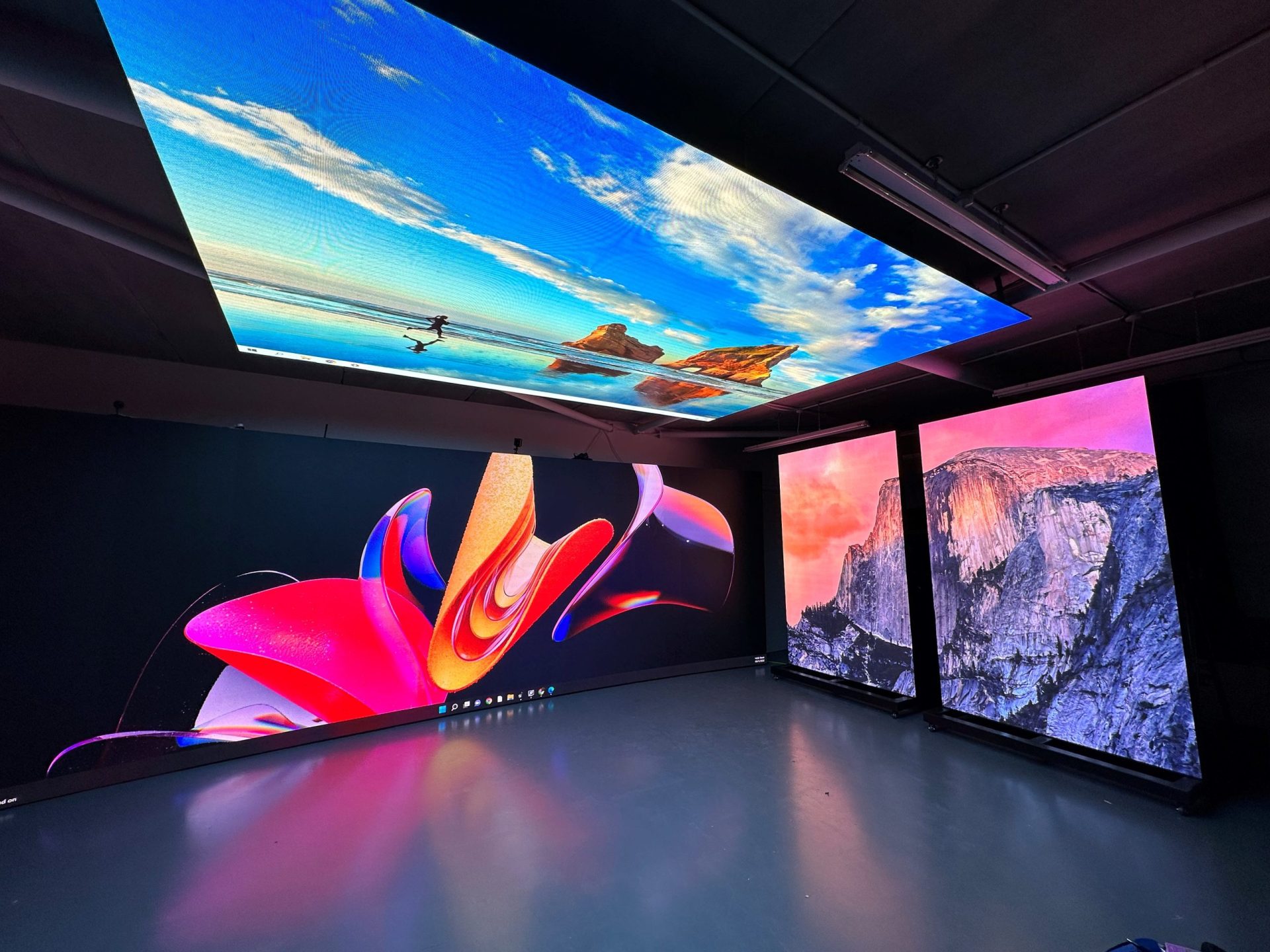 LED Screen Ceiling | Get a Full Ceiling LED Display | Pixite